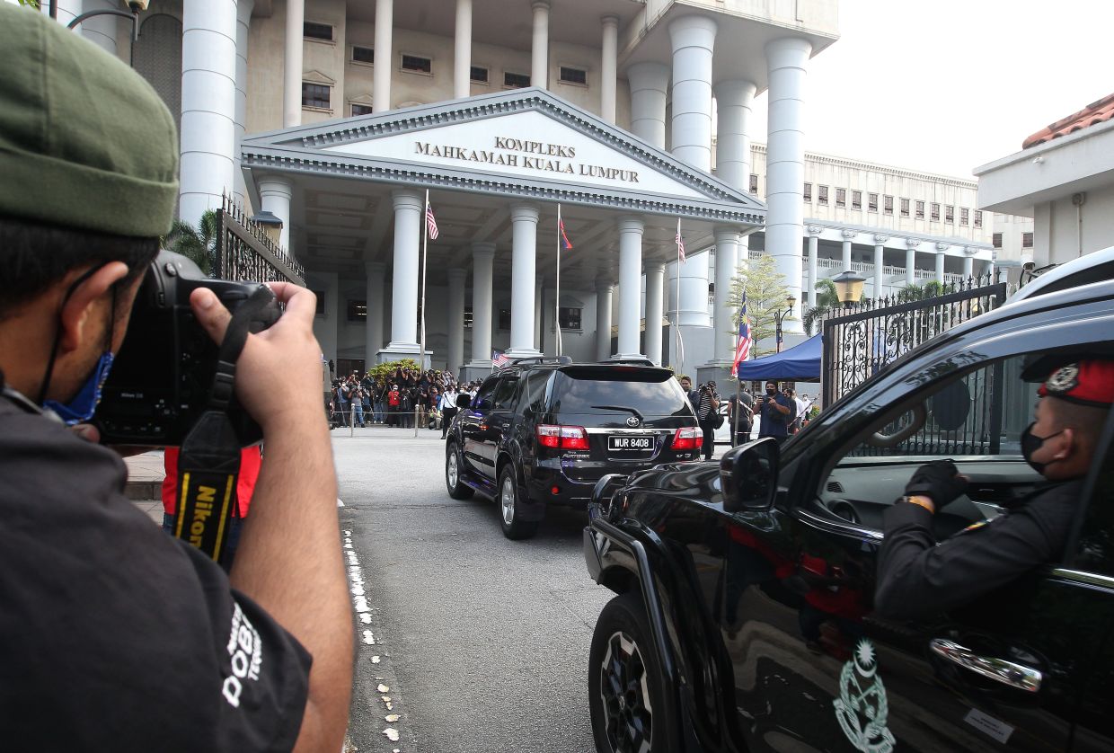 Courtroom Barricaded As Najib Leaves Jail For 1mdb Trial Focus Malaysia