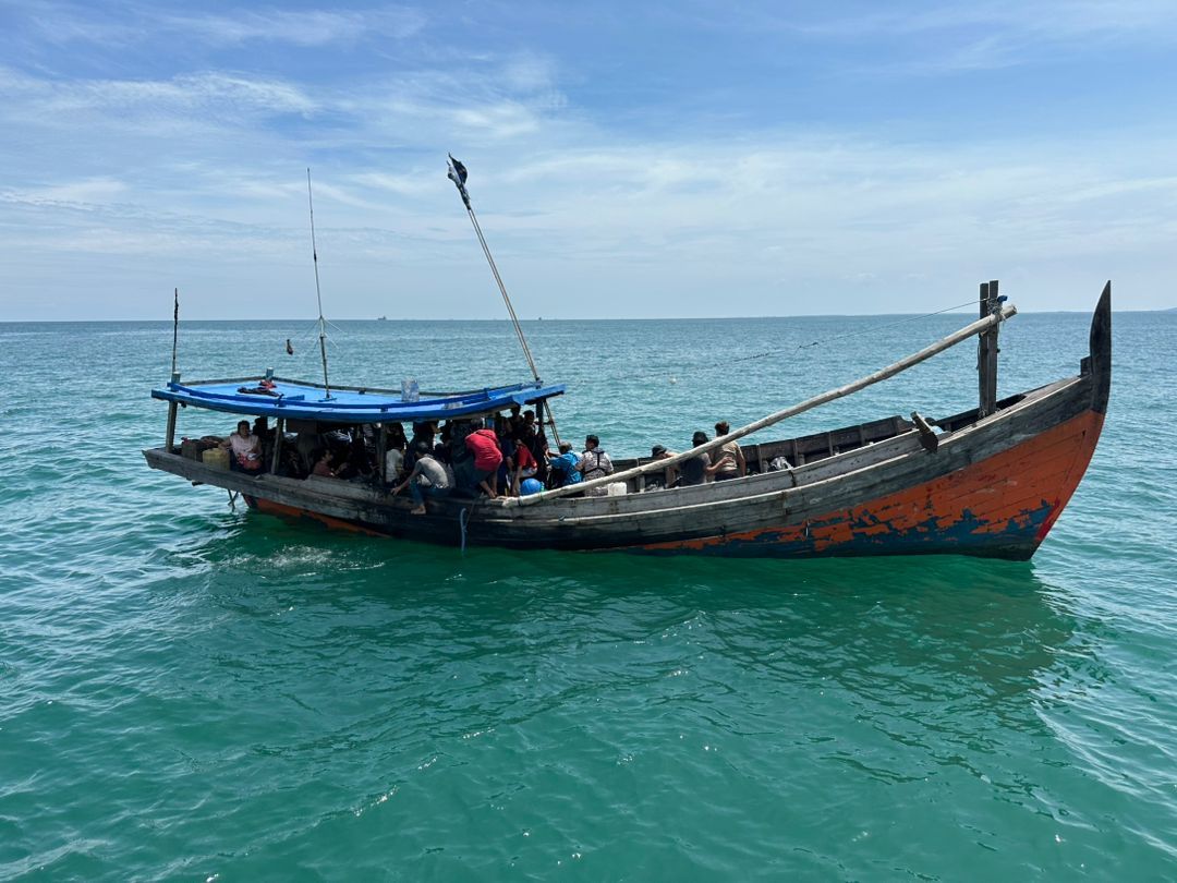 Selangor MMEA busts Indonesian boat smuggling migrants