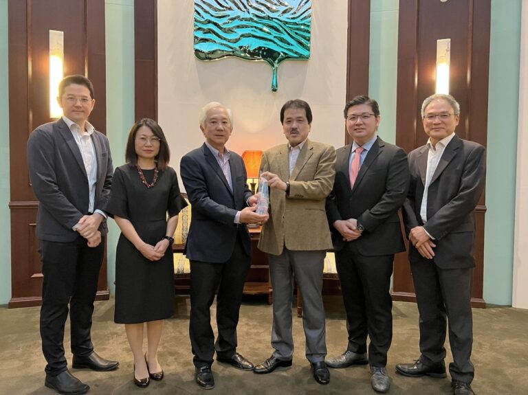 HCK Capital Group honoured with award - Focus Malaysia