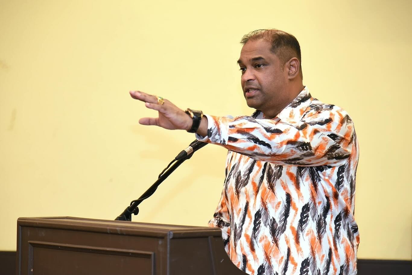 “Entrepreneur Minister Ramanan is the one who should be admitted to ...