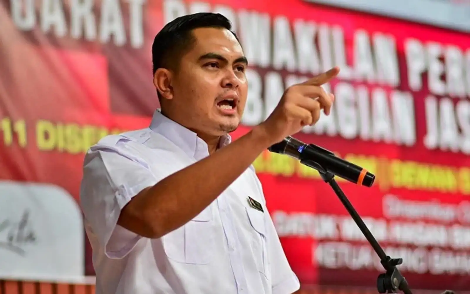 Akmal plans Penang trip to ‘teach’ apek how to hang the Jalur Gemilang ...