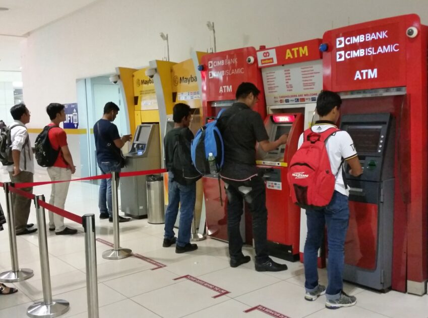 Malaysians Must Know The Truth Rm1 Atm Withdrawal Fee Please Stop