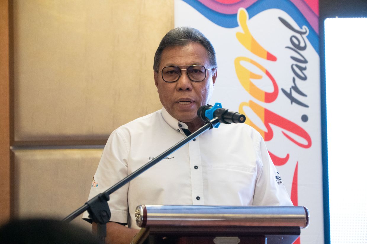 “What cartel?”: Muhyiddin scoffs at claims of “cartel” controlling ...