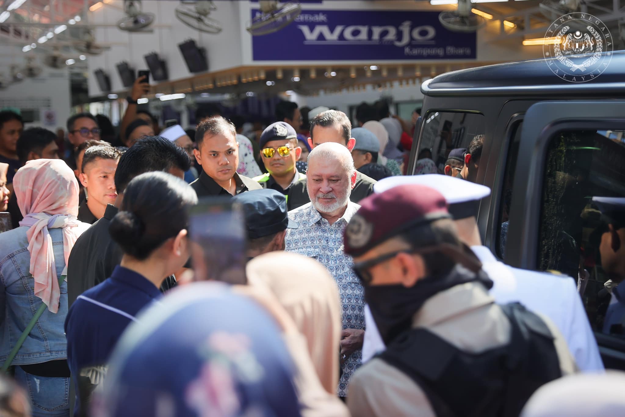 Sultan Ibrahim celebrates his official birthday by getting up close and ...