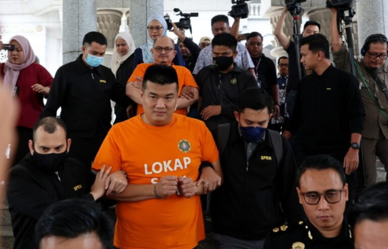 Malaysians Must Know the TRUTH: Ramasamy defends Albert Tei: “He ain’t ...