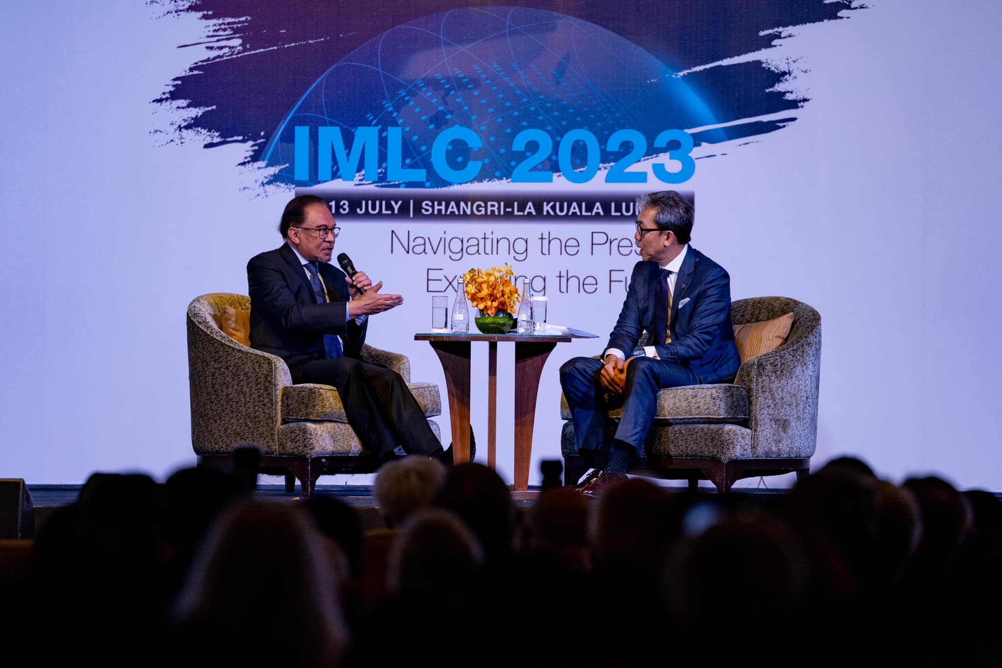 Zuraida comes to Tun M’s defence, takes a dig at Anwar for failing to ...