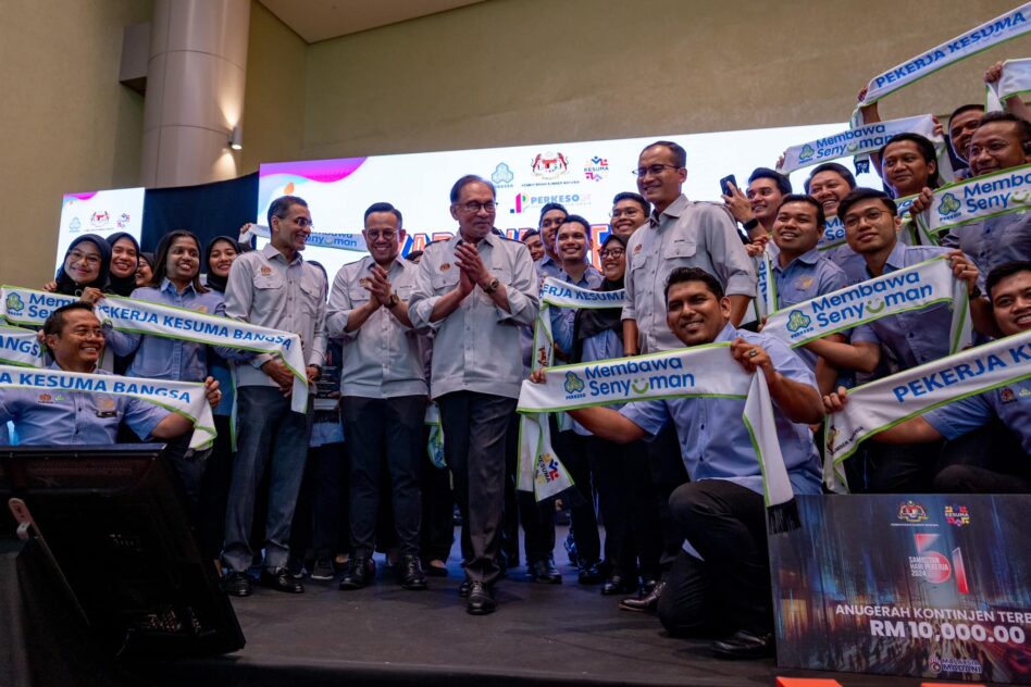 Cold shoulder to PMX’s 13% civil servant pay rise exposes disloyalty of ...