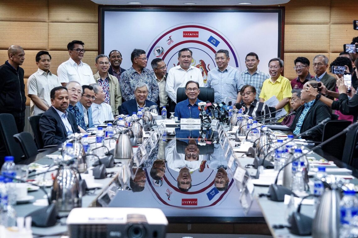 Anwar must have a cabinet reshuffle immediately; not doing so can cost unity gov’t dearly