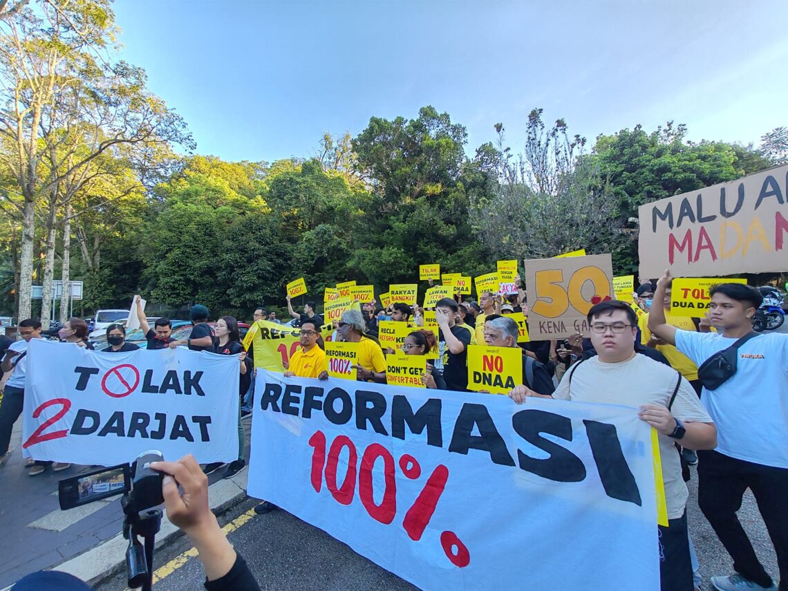 BERSIH needs to cultivate ties with opposition, not rubbing shoulders ...