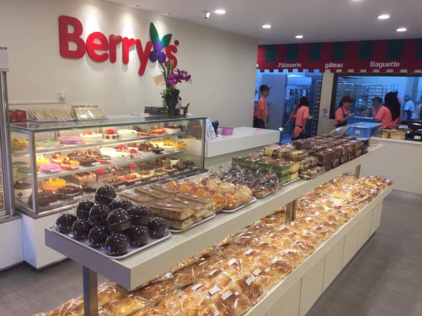 How a smart alec puts Berry’s Cake House in a quandary with his bigotry ...