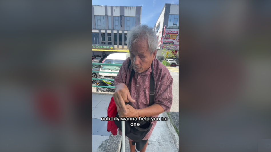 Malaysians Must Know the TRUTH: Blind man stands in the middle of road to attract attention ...