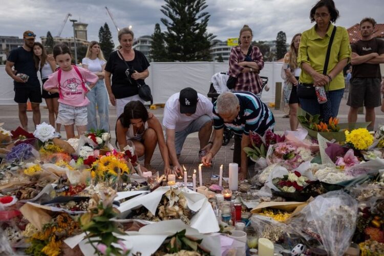 Australia honours Bondi Beach victims, launches probe of security services
