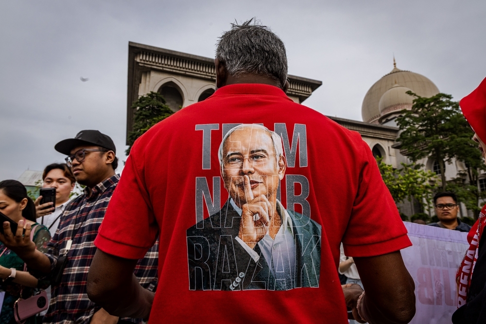 Boxing Day KO for Bossku; floored by further 15 years behind bars ...