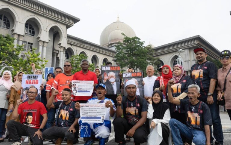 Boxing Day KO for Bossku; floored by further 15 years behind bars ...