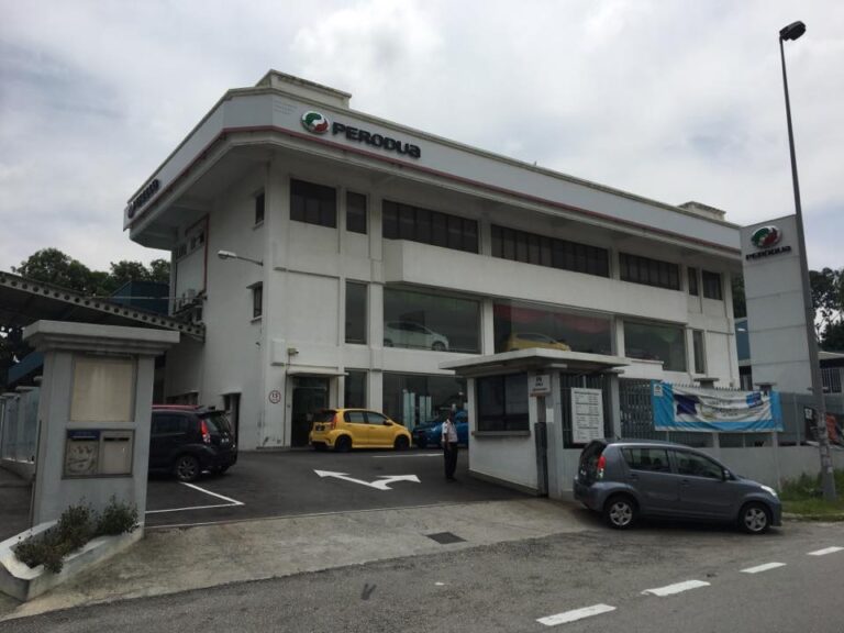 Perodua Balakong staff fails to engage hand brake, causes 2 ...