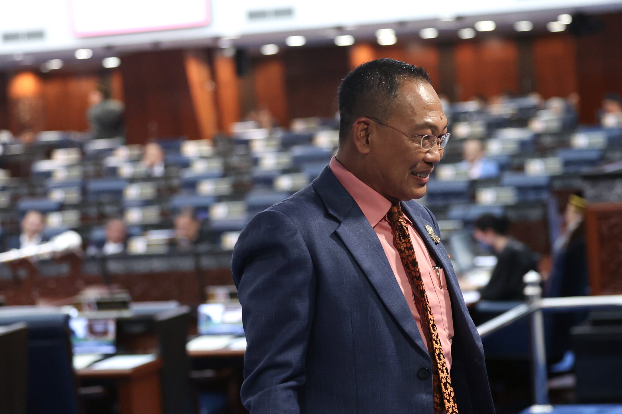 “Out with the ‘clown’”: Speaker suspends Pendang MP for 2 days