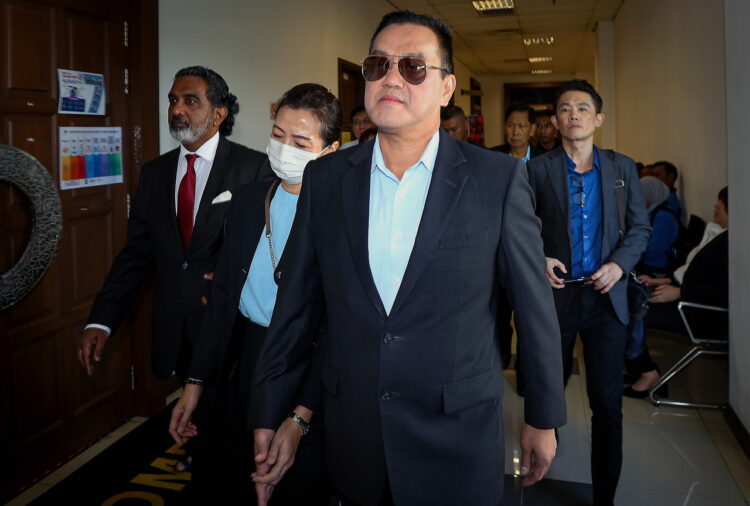 “Allah” socks controversy: KK Mart founder, wife walk free