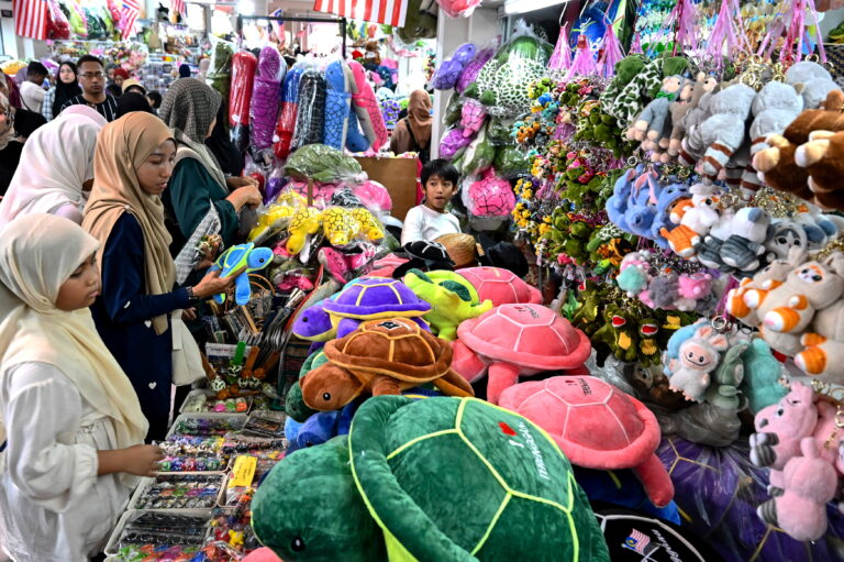 Pasar Payang: A must visit location for tourists