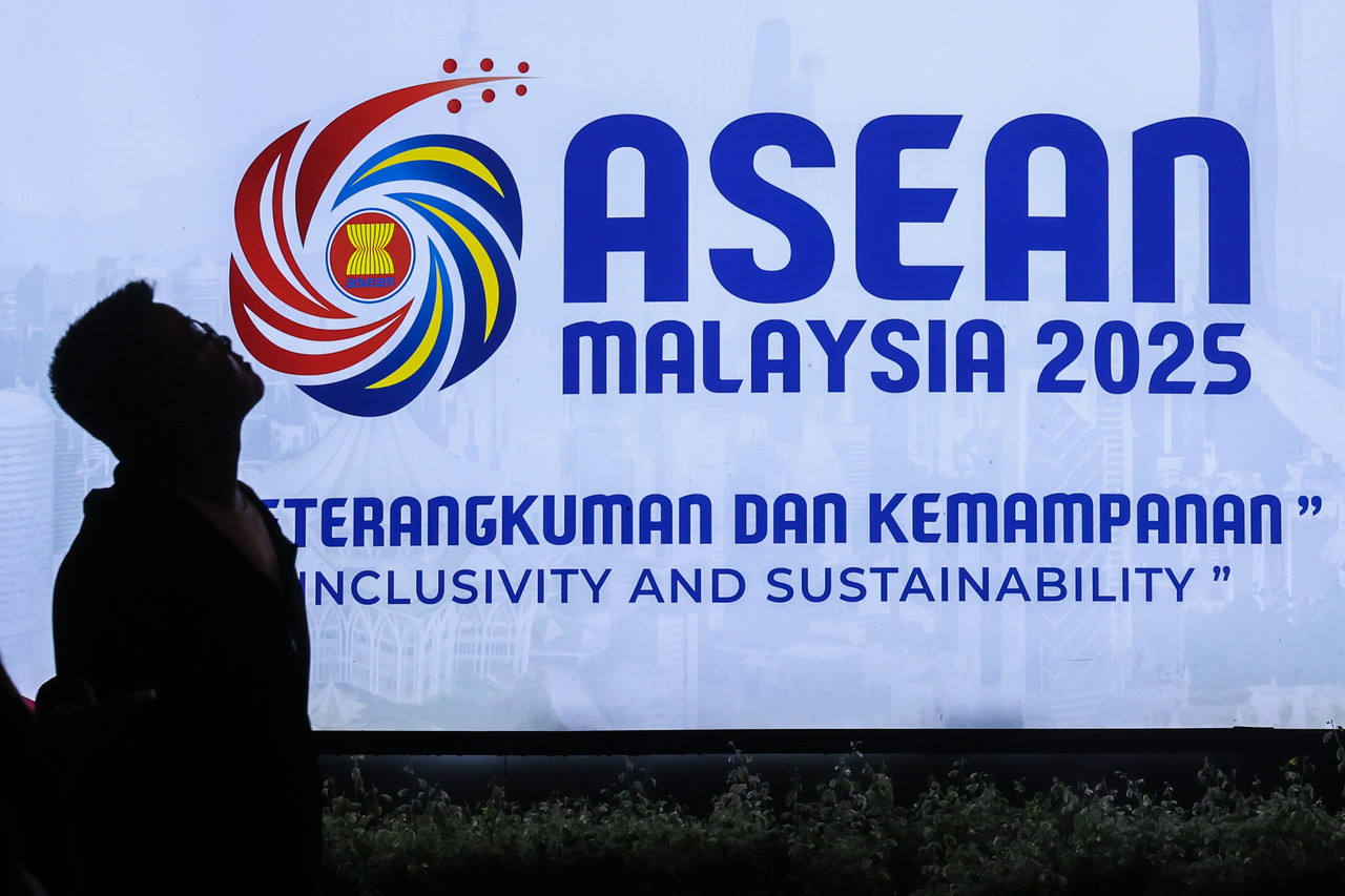Leaders arrive For 47th ASEAN Summit, to be held at KL Convention ...