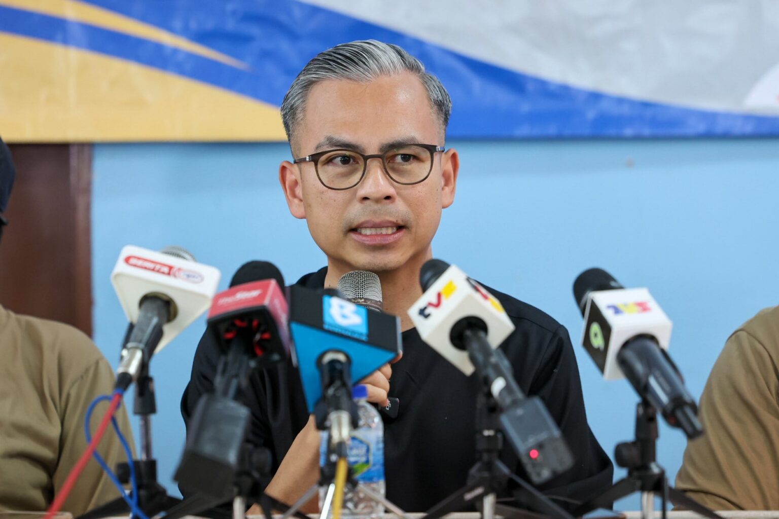 Malaysians Must Know the TRUTH: Fahmi Fadzil accused of hypocrisy by deleting “old tweets” from ...