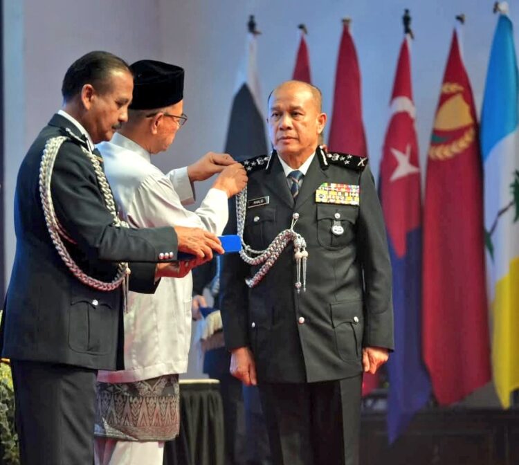 Malaysians Must Know the TRUTH: New IGP Khalid has a mountain to prove ...