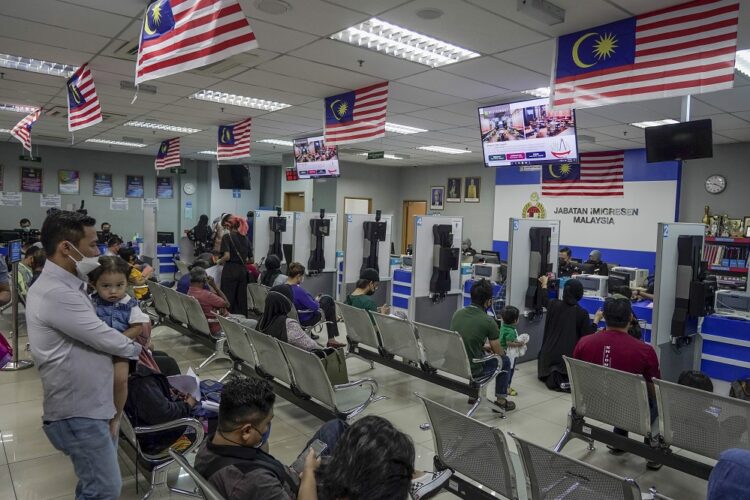 Immigration system nationwide crashes but department keeps mum about ...