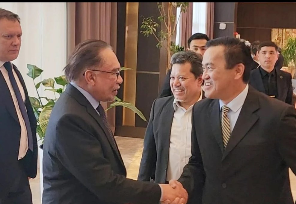 From the dock to rubbing shoulders with PMX: KK Mart founder shows ...