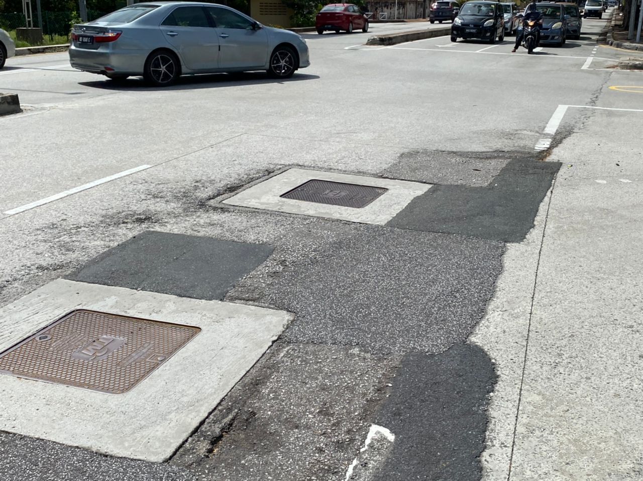 XinLu pothole patch: A handy way of fixing potholes in Malaysia