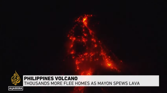 Philippines volcano: Thousands flee homes as Mayon spews lava