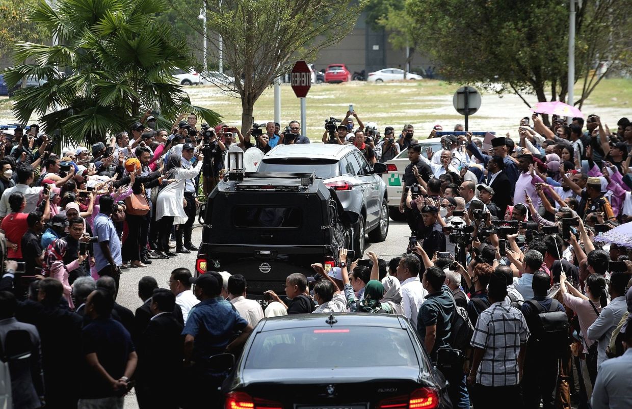 RPK to Najib’s loyalists: Zahid has betrayed BN-UMNO, Bossku to ...