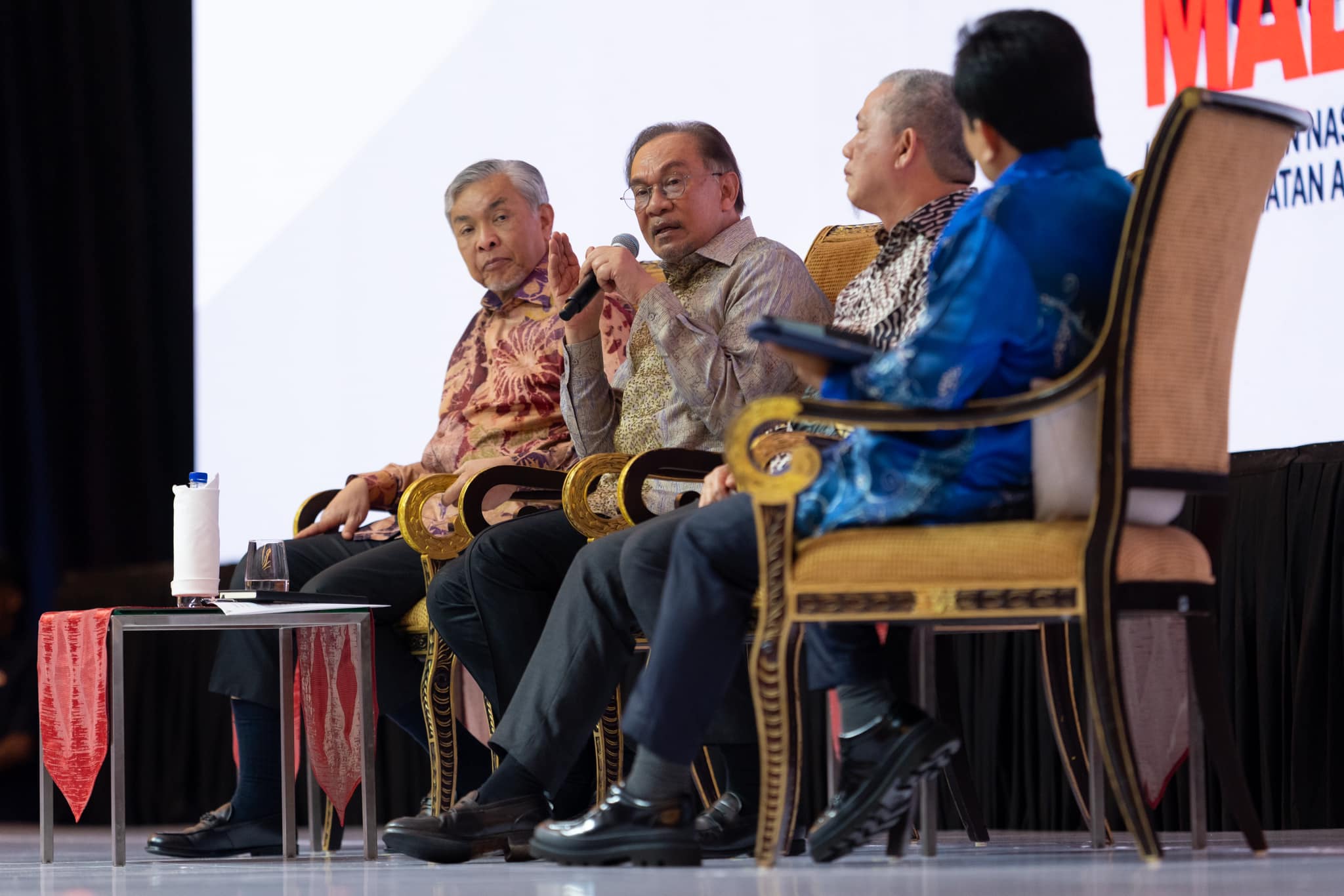 Malaysians Must Know the TRUTH: “PMX should just draw all his entitled salaries plus allowances ...