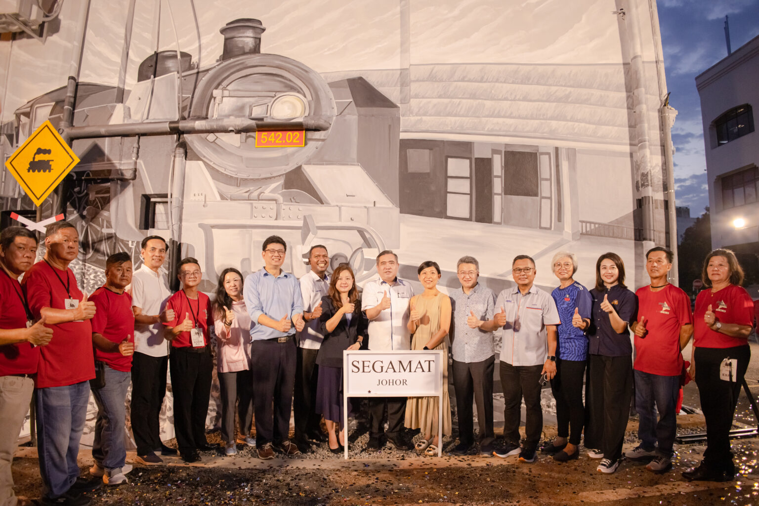 Segamat train mural sets the record for the largest train wall mural in ...