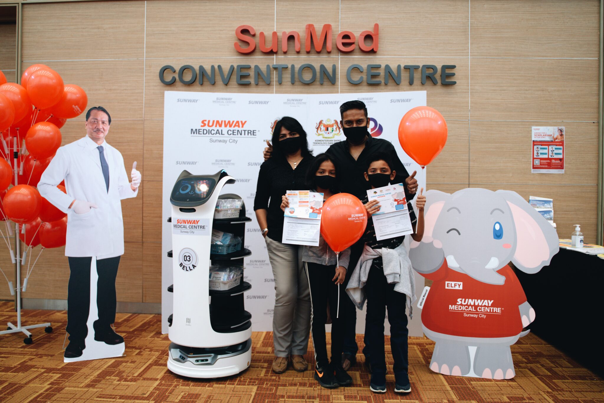 Sunway Medical Centre welcomes children for COVID-19 vaccination ...