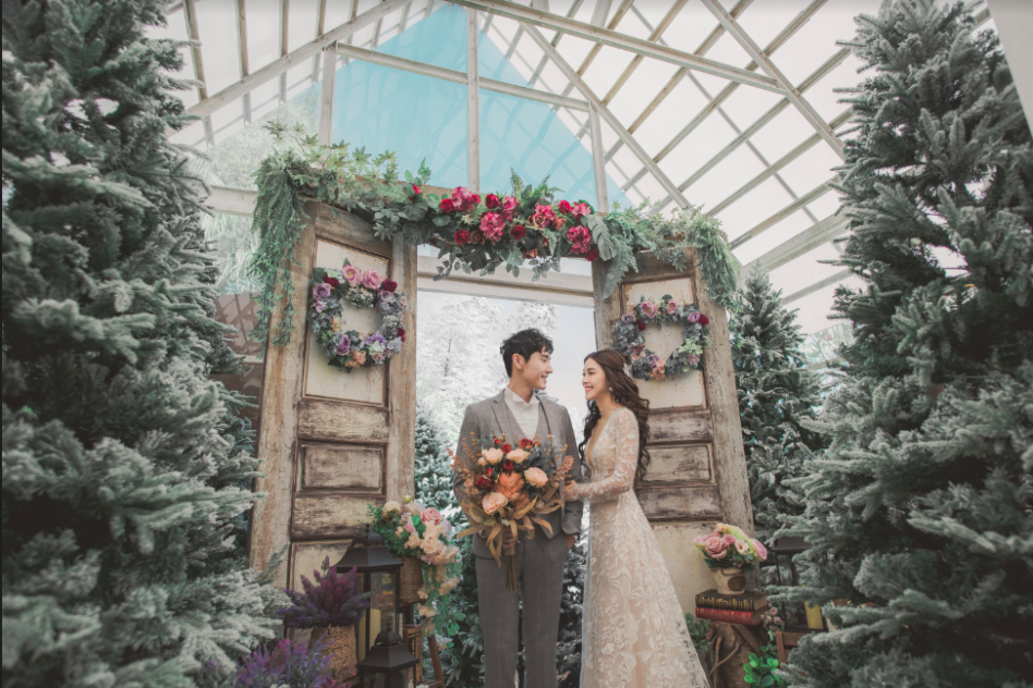 A resort-style bungalow studio for your precious wedding photos, anyone ...