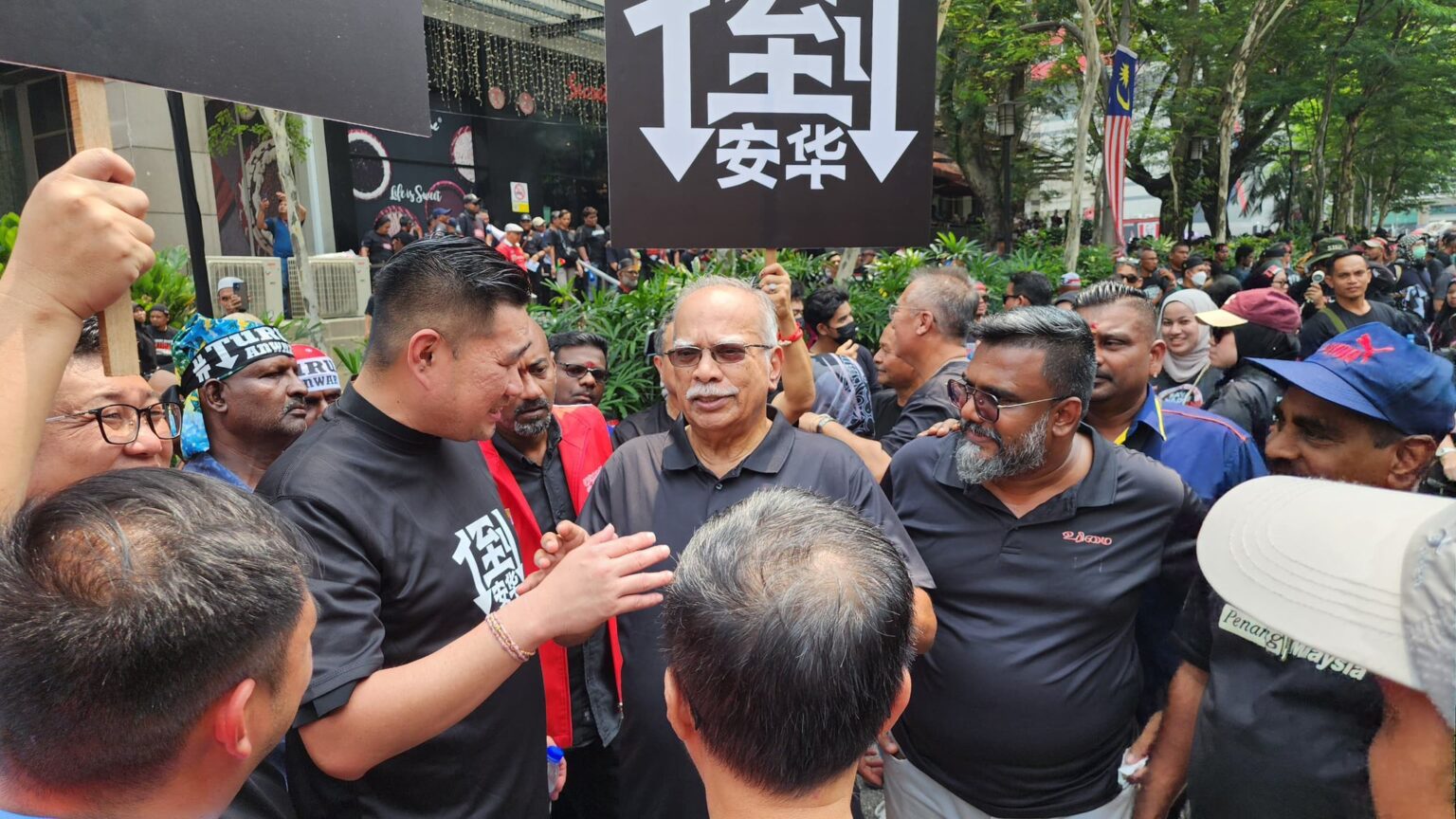On-the-ground Ramasamy: ‘Turun Anwar’ rally attracted “150k-200k ...