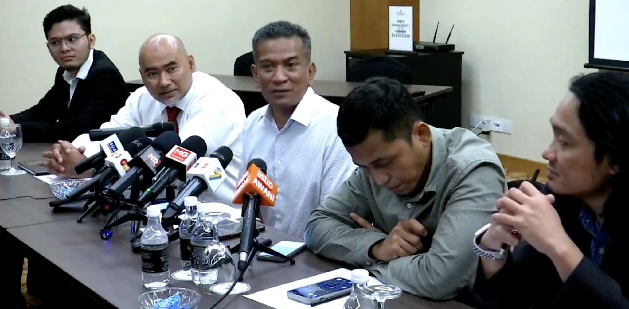 Netizens are divided over explanations offered by former J-KOM director ...