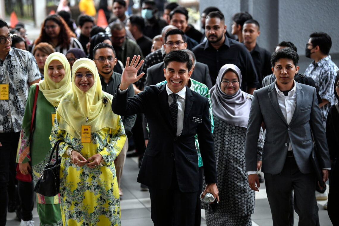 Zuraida describes Syed Saddiq as courageous; hits out at “senior leader ...