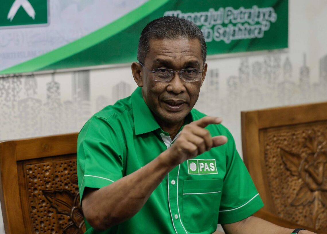 “Poisonous propaganda”: PAS slams Kit Siang’s ‘non-Malay PM’ statement