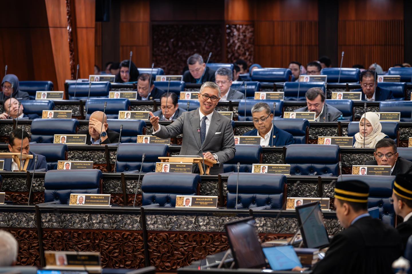 From Najib’s pardon to his daughter’s appt to MATRADE board: Is Tengku ...