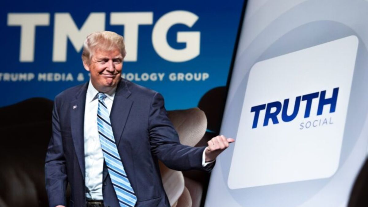 Trump accused of (global) stock market manipulation, insider trading as ...