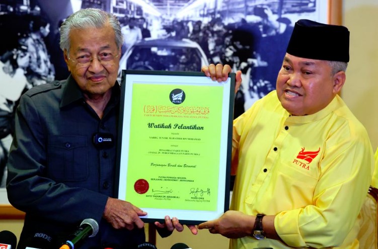 Racial rhetoric the acknowledgment of dismal failure of Tun M