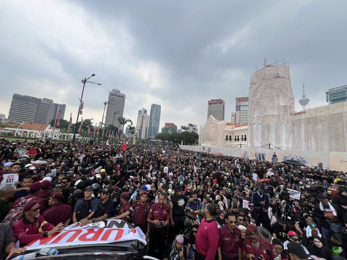 On-the-ground Ramasamy: ‘Turun Anwar’ rally attracted “150k-200k ...