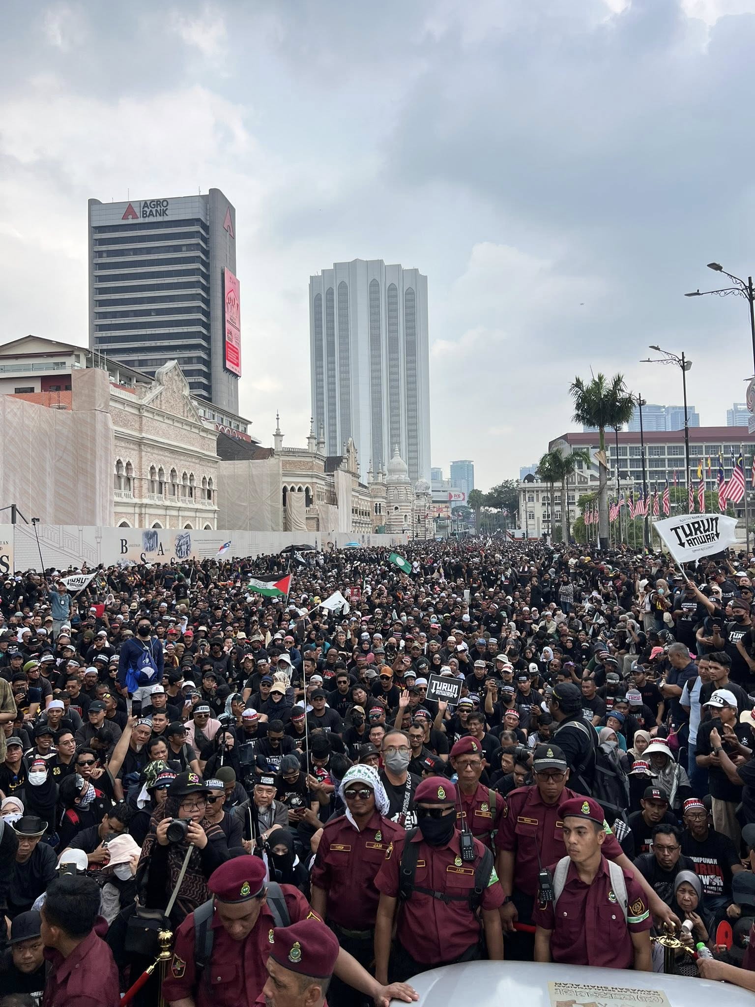 On-the-ground Ramasamy: ‘Turun Anwar’ rally attracted “150k-200k ...