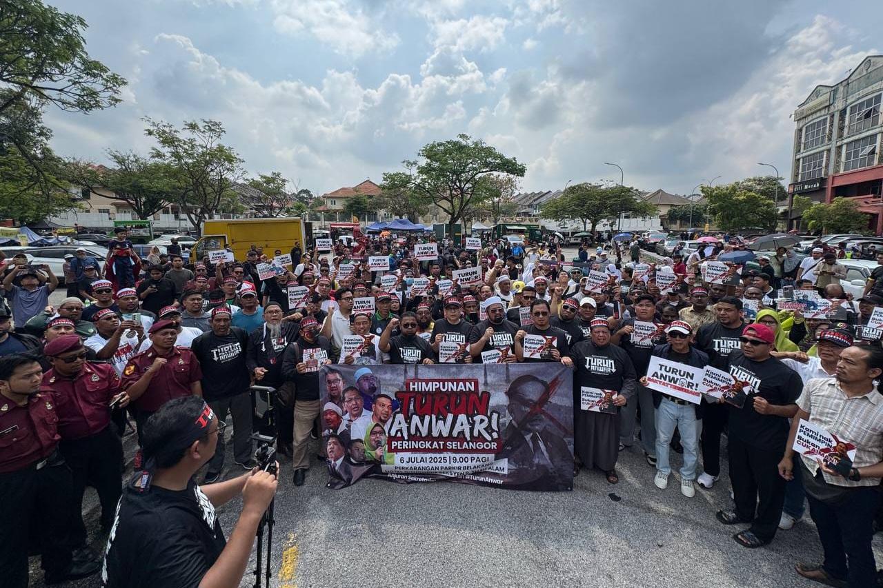 Campaign to oust Anwar is a one-man Mahathir show