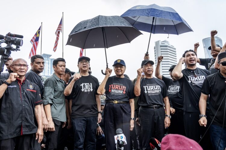 Reflections from a Chinese Malaysian who attended the “Turun Anwar” rally