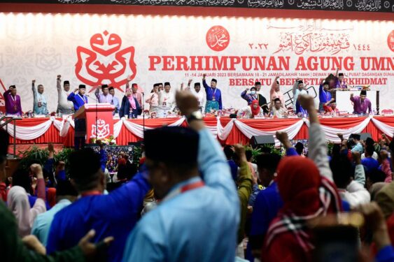 Democracy is dead in UMNO: Anwar urged to make ‘friendly’ intervention ...