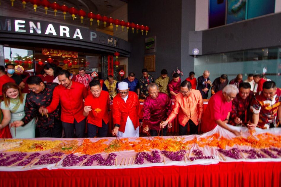 Muslim family adds a taste of ‘yee sang’ culture to their ‘buka puasa ...