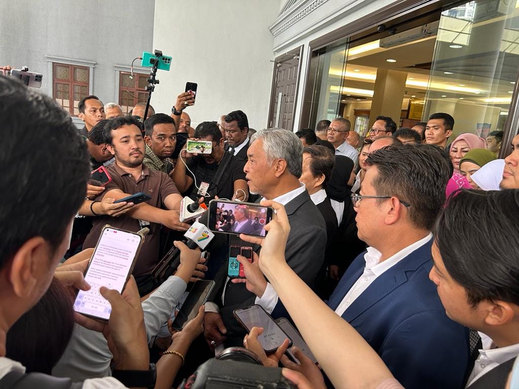 PAS’ Simpang Jeram candidate Dr Mazri ‘laughing to the bank’ with Zahid ...