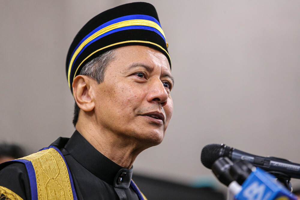 Status quo for now? Azhar says Agong didn’t raise Parliament ...