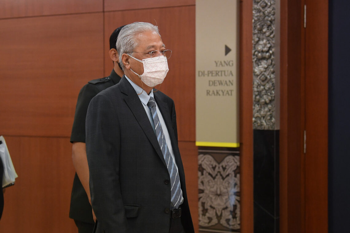 “Your son-in-law is a migrant too”: Netizens chide Ismail Sabri for ...